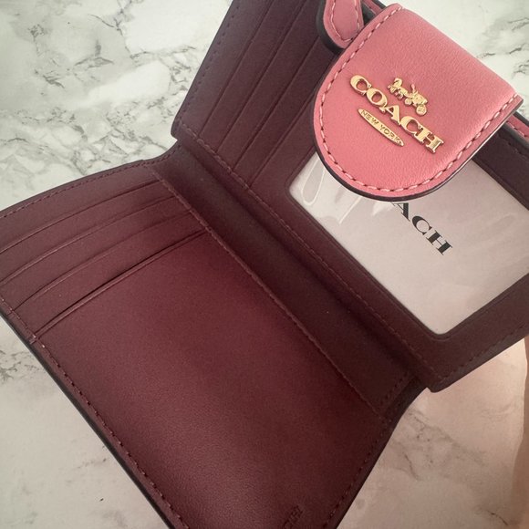 Coach | Bags | Coach Medium Corner Zip Wallet With Signature Leather ...